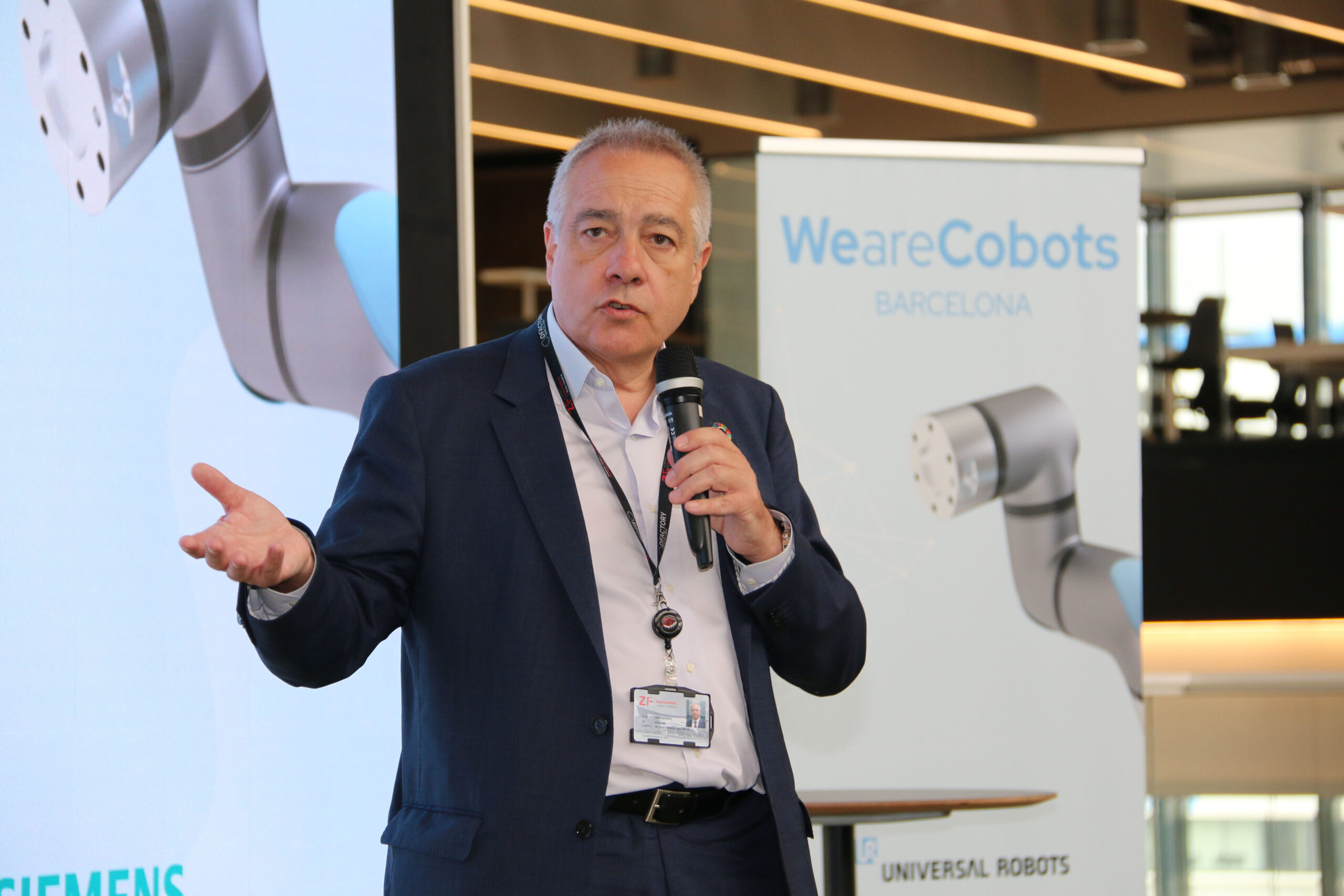 Collaborative robotics and Artificial Intelligence meet at DFactory ...